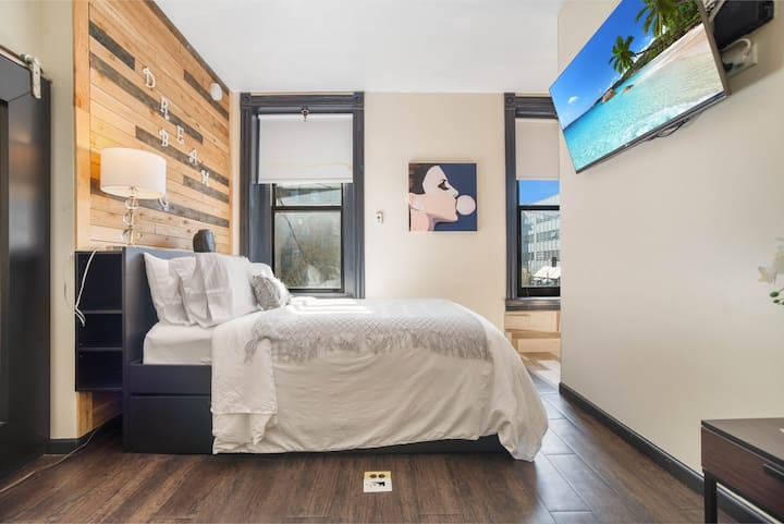 Cute And Comfy En Suite Studio - Denver, CO