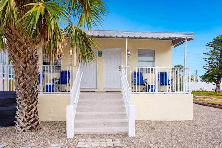 Both Side Of The Lucky Charm Duplex - Fort Myers Beach, FL