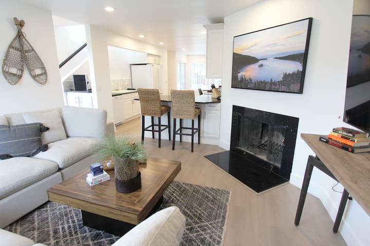 Lake Therapy | Luxury Lake View Condo | Lvc0615 - South Lake Tahoe, CA