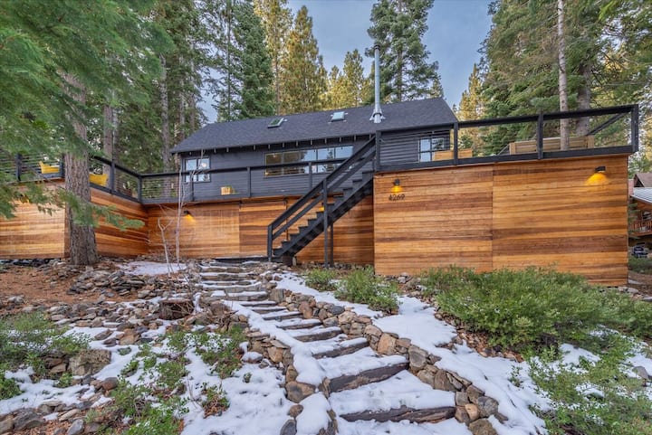 Modern Cabin Retreat! Cozy, Scenic, And Serene! - Carnelian Bay, CA