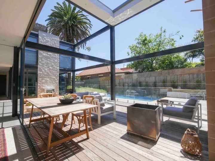 Coogee Coastal Retreat: 5br Designer Haven - Randwick