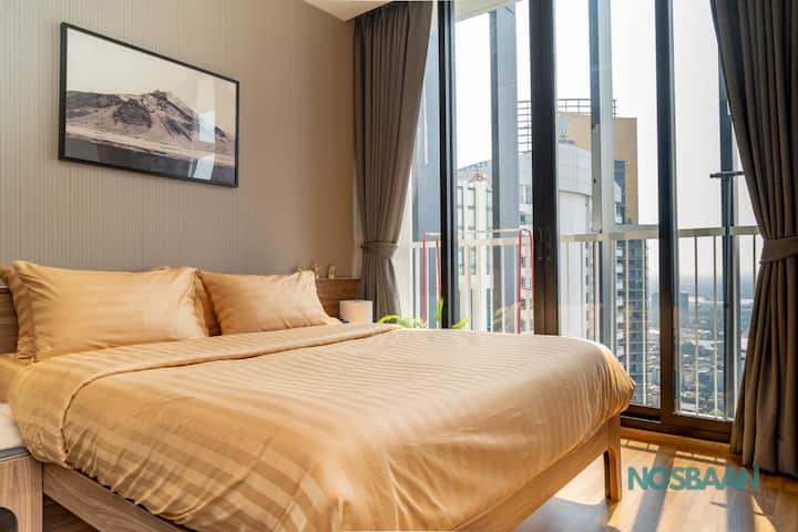 Inspiring 40th Floor Views; Amazing Pool - 