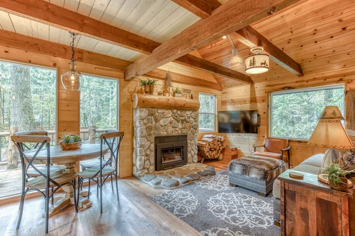 3br 2-story Mtn Cabin With Fireplace, Deck, & W/d - Government Camp, OR