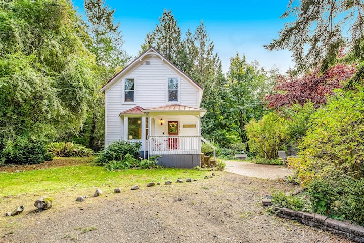 Restored 3br Dog Friendly | Deck | Firepit | W/d - Miller Peninsula State Park, Sequim