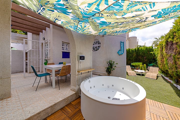 Elegant Bungalow With Jacuzzi Villa Loi & Charls - Torrevieja