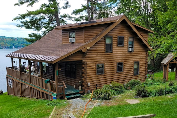 3br Lakefront Cabin With Dock, Firepit, & Deck - Fair Haven, VT