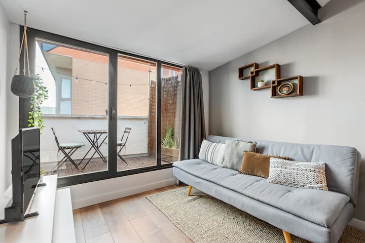 Penthouse + Terrace In Estrecho- 3pax- 3-2 - Universidad de Navarra. Sede de Postgrado. Edificio Alumni. ISEM