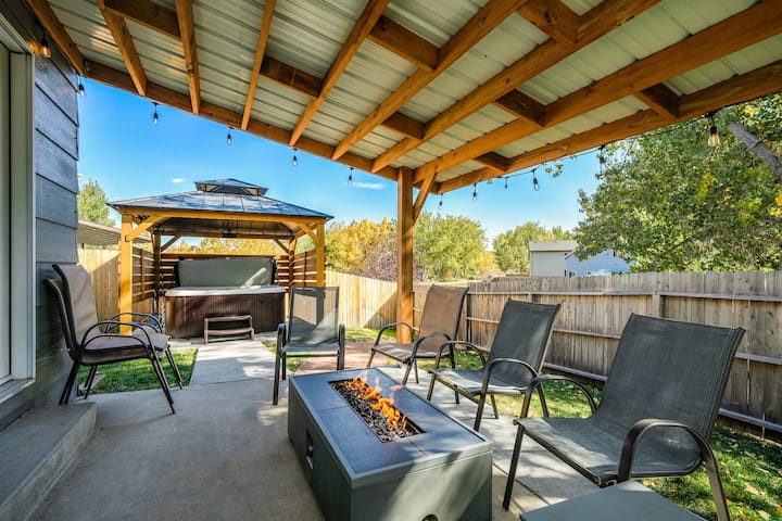 Hearth Haven! Family Fun W/ Hot Tub & Games - 科羅拉多泉
