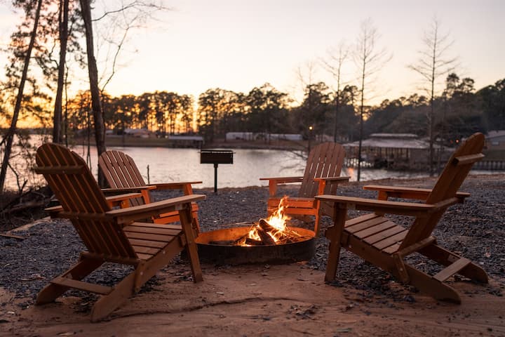 Hot Tub, Fire Pit, On The Water; Spacious, Cozy Mi - Louisiana