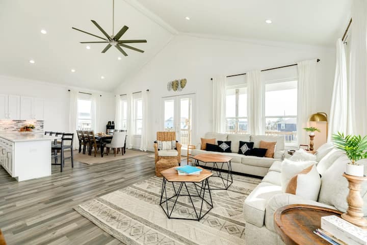 Gulf Breezes, Stunning Kitchen & Decor! - 갈베스턴 섬