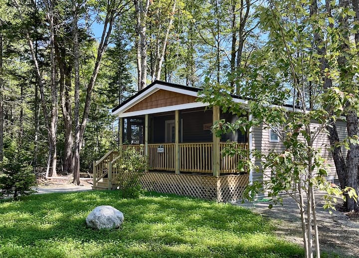 Swans Chalet -Tranquil Forest Cottage Near Acadia! - Bar Harbor, ME
