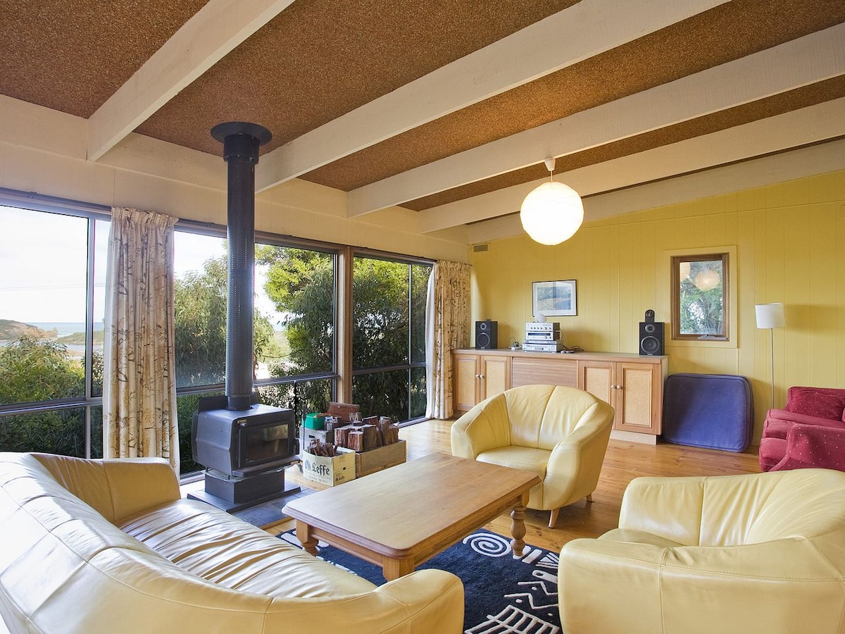 Wybellenna Haven I Ocean Views I Walk to beach - Houses for Rent in ...