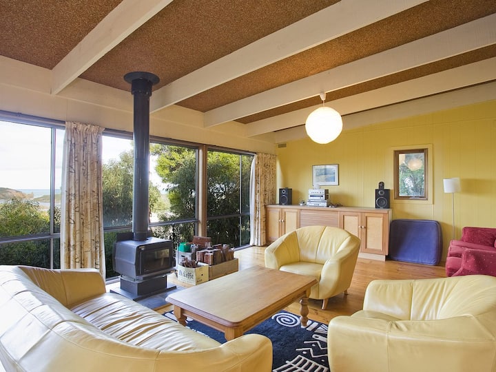 Wybellenna Haven I Ocean Views I Walk To Beach - Fairhaven