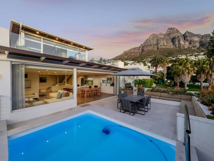 Majestic Views Villa With Parking & Backup Power - Cape Town