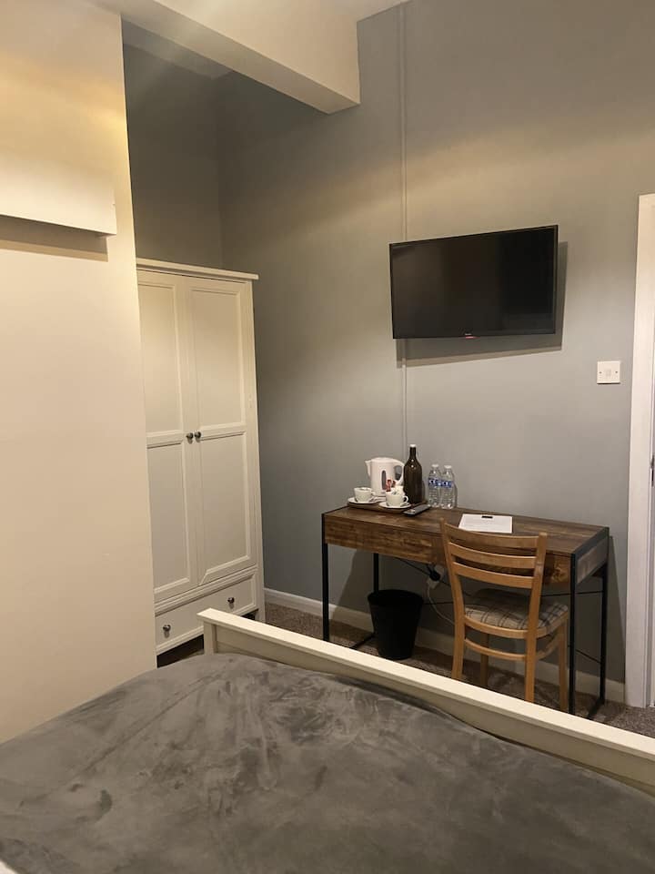 Double Room-ensuite Shower-comfort-garden View - Matlock