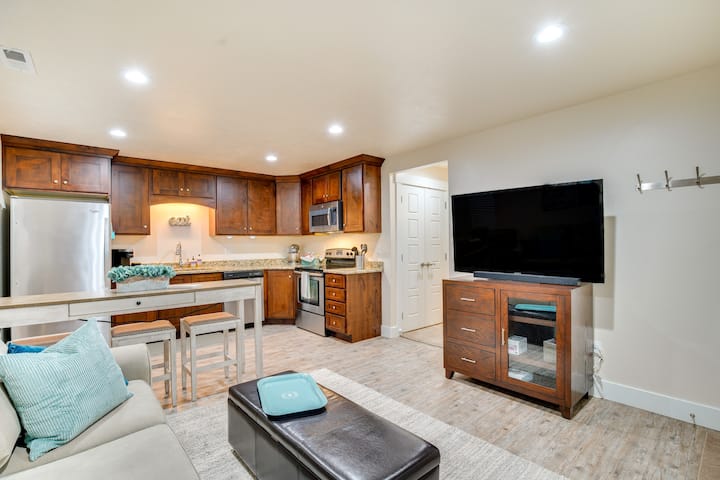Modern Lehi Apartment: 2 Mi To Thanksgiving Point - Lehi, UT