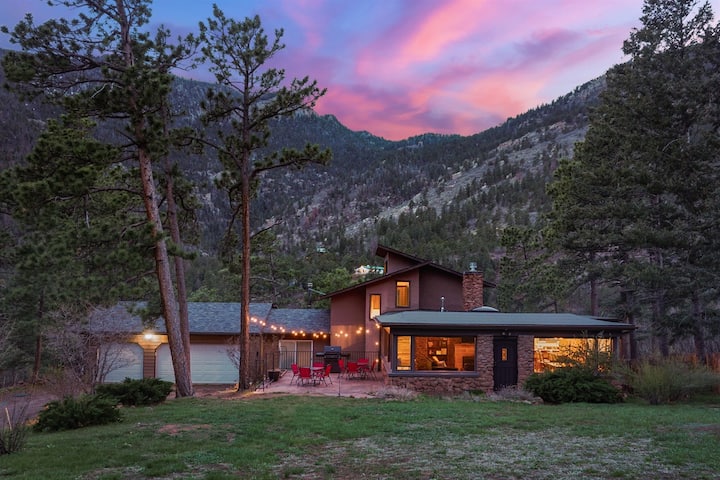 Mountain Cabin | Hot Tub •Sauna •Views •Pikes Peak - Colorado