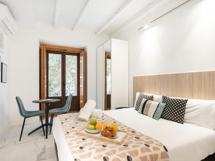 Dobo Luna 2pax 1bth With Kittchen And Balcony - Madrid