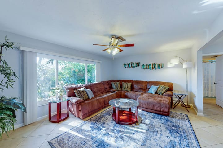 Ultra-private 3br | Pool | Patio | Firepit - 開普科勒爾