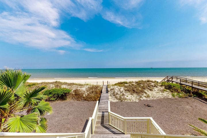 Gorgeous 5br Oceanfront | Pool | Elevator - St. George Island, FL