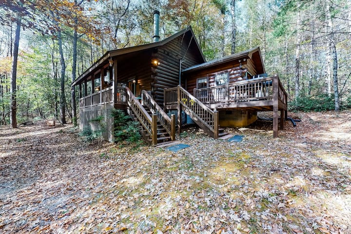 Modern 1br | Fireplace | Wraparound Deck - Cherry Log, GA