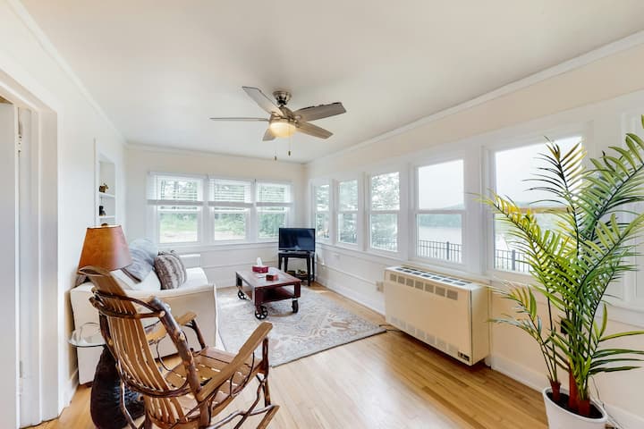 1br River View Cottage With Hudson River Views - Glens Falls, NY