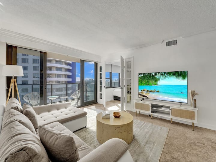 Cute Ocean View Condo Beach Service 1217 - Miami Beach