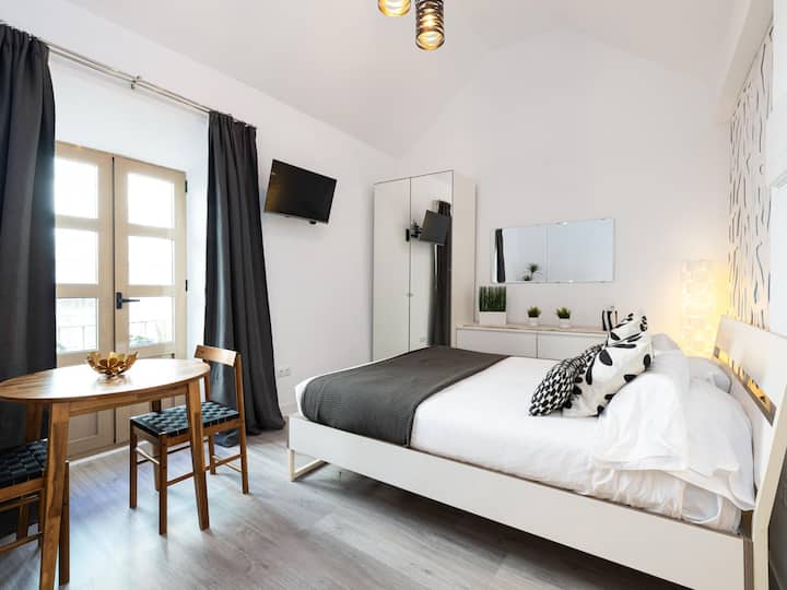 H2m Hiniestrosa Studio French Balcony Aacc Wifi - Malaga