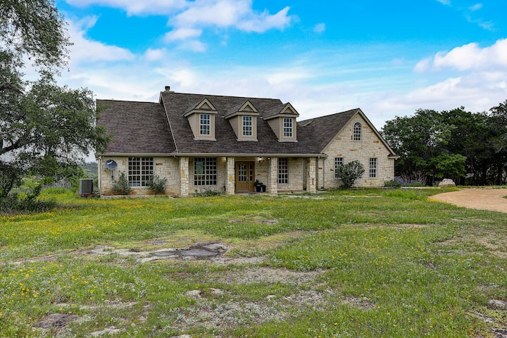 Luxe 4br Near Austin - Infinity Pool, Amazing View - Spicewood, TX