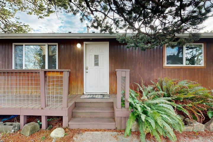 Beautiful 2br Waterview Dog Friendly | Deck - Seaside, OR