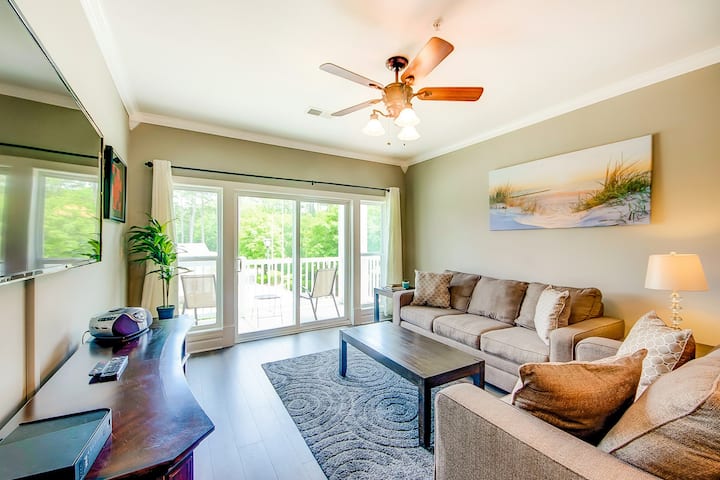 Sunny 3br Lakeview 2nd-floor | Balcony | Pool - Myrtle Beach, SC