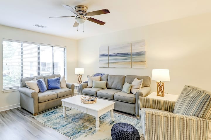 Ideally Located 2br 2nd-floor | Balcony | Pool - Hilton Head Island, SC