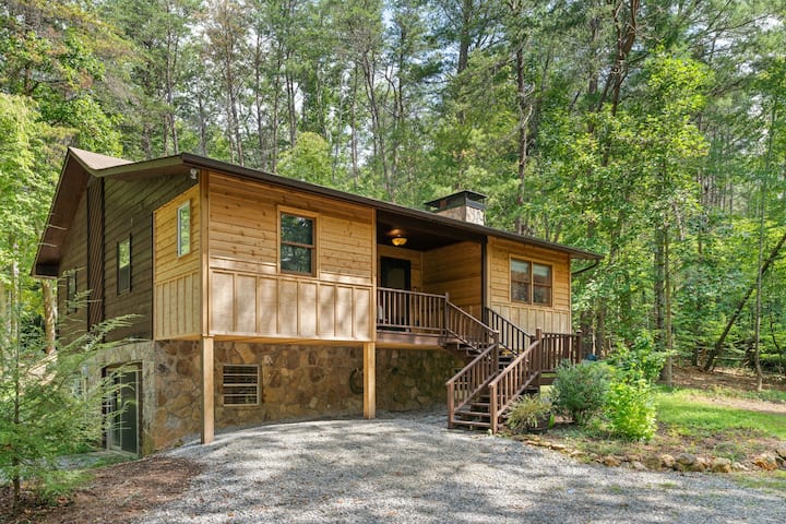 3br Rural Cabin With Firepit, Fireplace, & Grill - Blairsville, GA