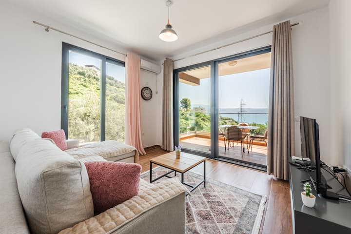 Exclusive Seafront Apartments | Apartment 1 - Vlorë