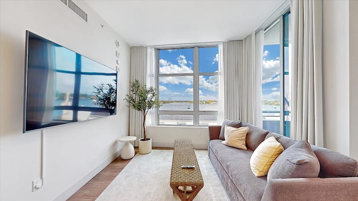 New Listing: Experience Luxury At Costa Beach 1br - Hollywood, FL