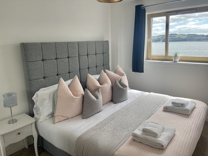 Casa Fresa - City Quay Apartment - Dundee - 丹地