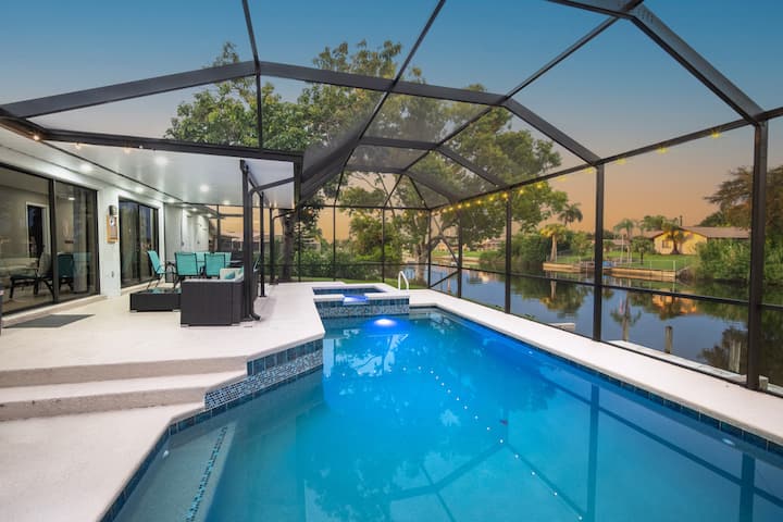 Canal, Heated Pool, Hot Tub, 2 King Beds & Fishing - Cape Coral, FL