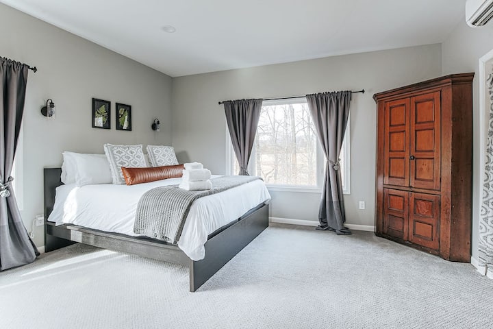 Mechum Hill Cottage: Central To Crozet & Cville - Crozet, VA