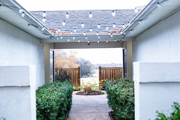 Spacious Golf Retreat With Sunset Views - Columbus, MS