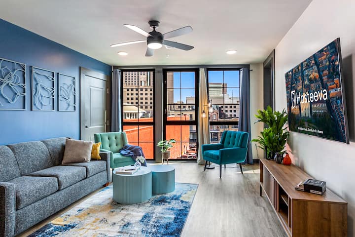 Futuristic Luxe: 2br Urban Gem Condo With Balcony - Metairie, LA