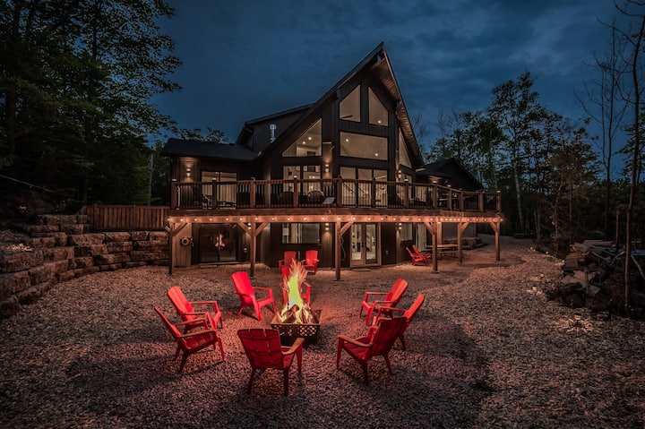 Show Stopping Retreat Near Beaches - Sauble Beach
