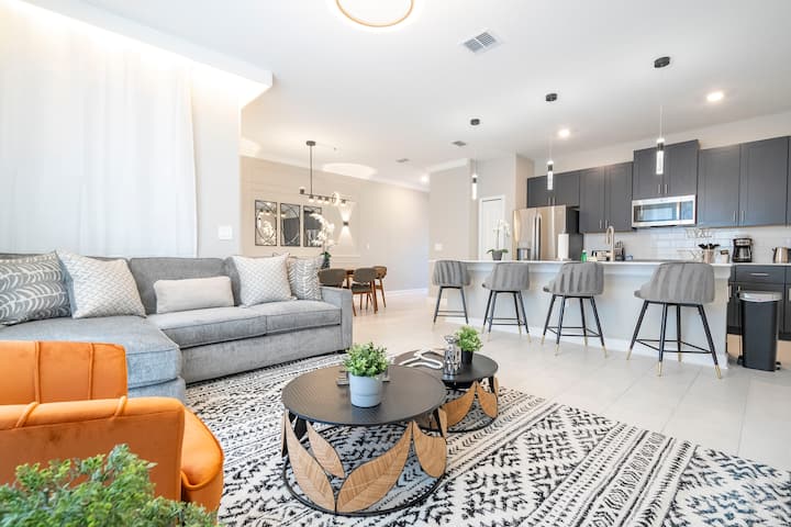 4br/3ba Disney-themed Townhome At Storey Lake - Kissimmee