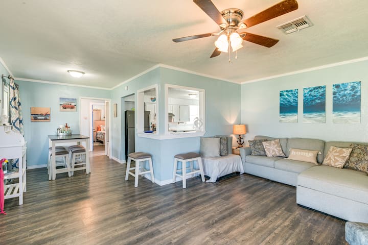 2 Mi To Redfish Bay: Aransas Pass Home W/ Fire Pit - Aransas Pass, TX