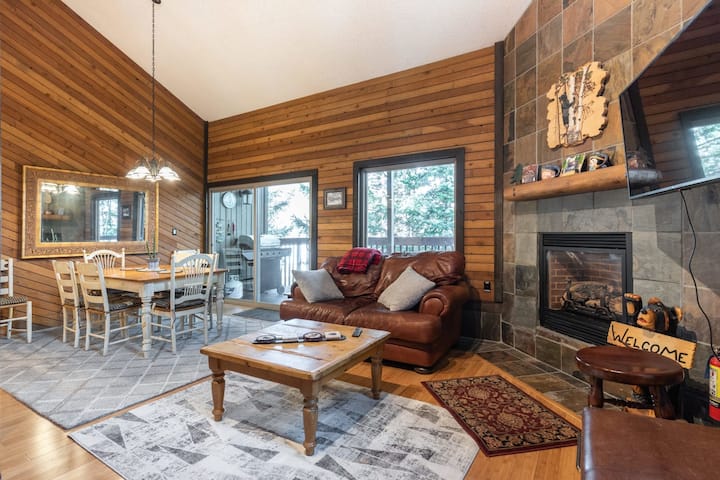 Snowshoe 2b- Navajo Ski In/out Family Getaway - Brian Head, UT