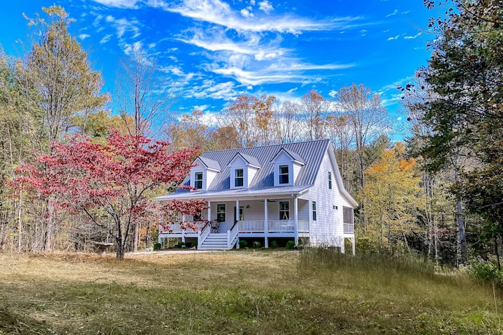 Quiet Creekside 3br Cabin With Porches, Firepit - Hendersonville, NC