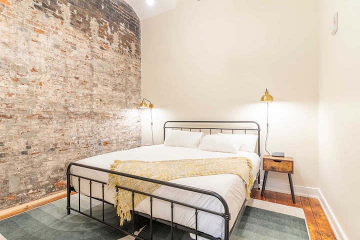 2 Bedroom Suite, 1 King Bed, 1 Queen Bed - Frankfort, KY