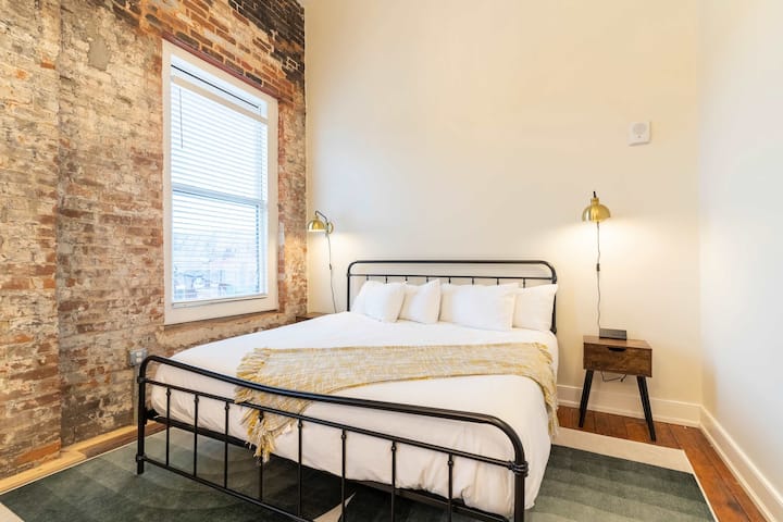 King Room, Kitchenette - Frankfort, KY