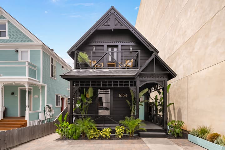 *New* Renovated Historic Home In Little Italy - Gaslamp Quarter - San Diego