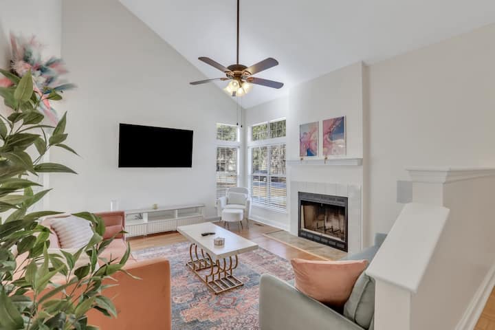 The Savannah Dream House: 3 Bed 2.5 Bath - ティビー・アイランド, GA
