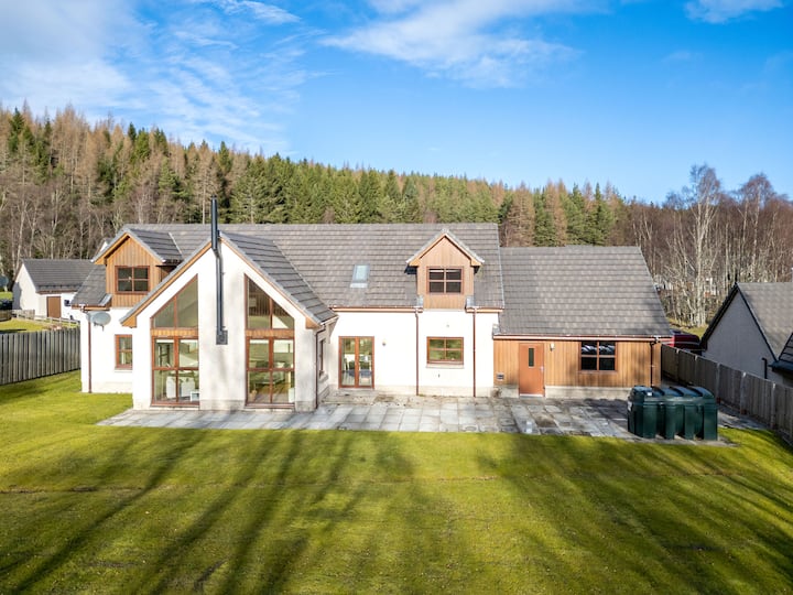 Pineways By Interhome - Aviemore